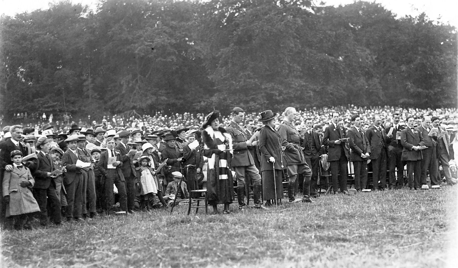 Roll of Honour - Bedfordshire - Cardington - R101 Funeral - Picture 7